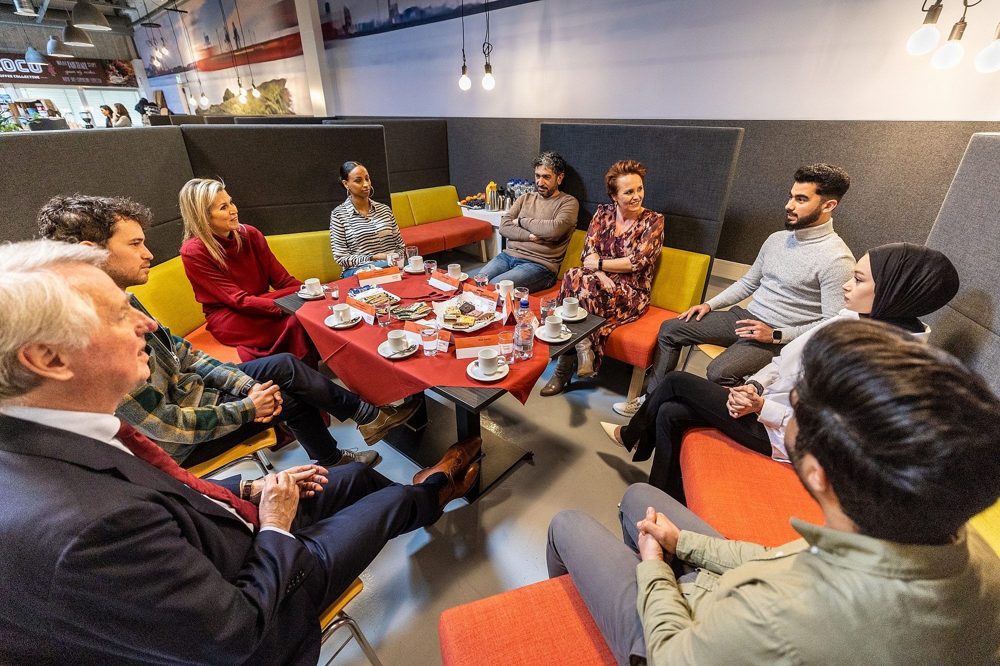 Koninklijk bezoek voor KPN Mooiste Contact Fonds en Oranje Fonds ...